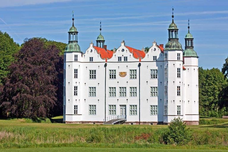 Best Castles near Hamburg - Historic European Castles