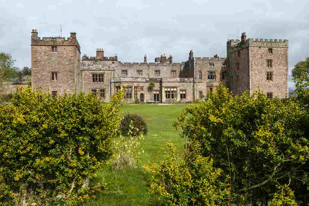 Castles in Cumbria - Historic European Castles