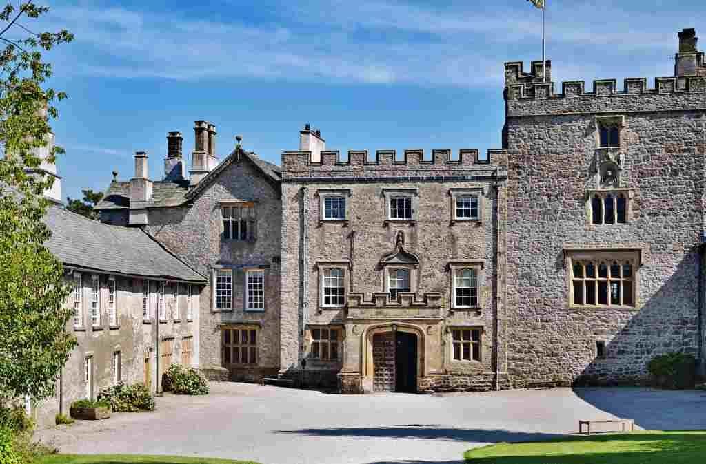 Castles in Cumbria - Historic European Castles