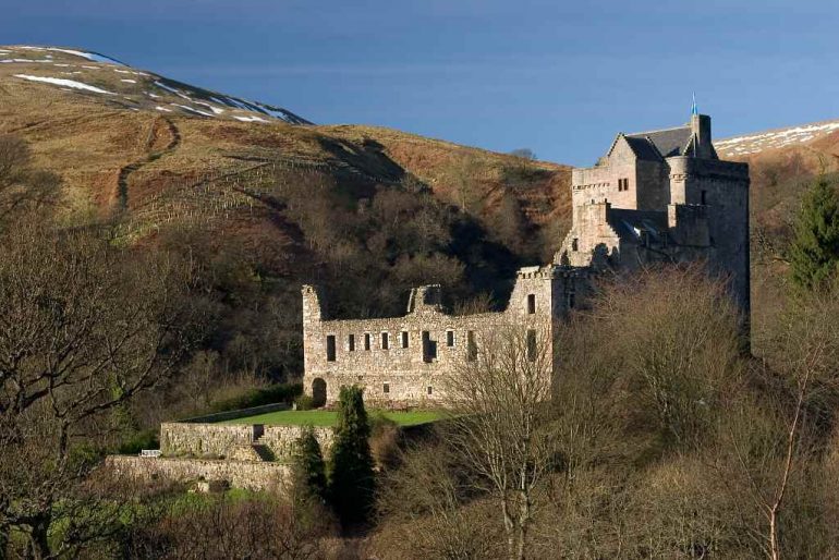 Best castles near Loch Lomond - Historic European Castles
