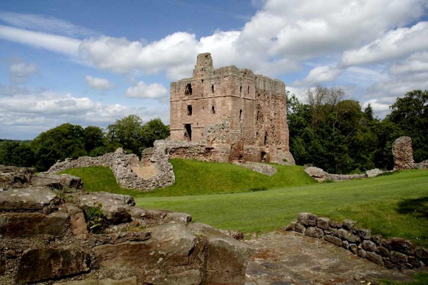 Best Castles in Northern England - Historic European Castles