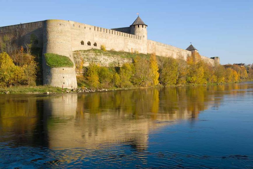 Best Castles in Russia - Historic European Castles